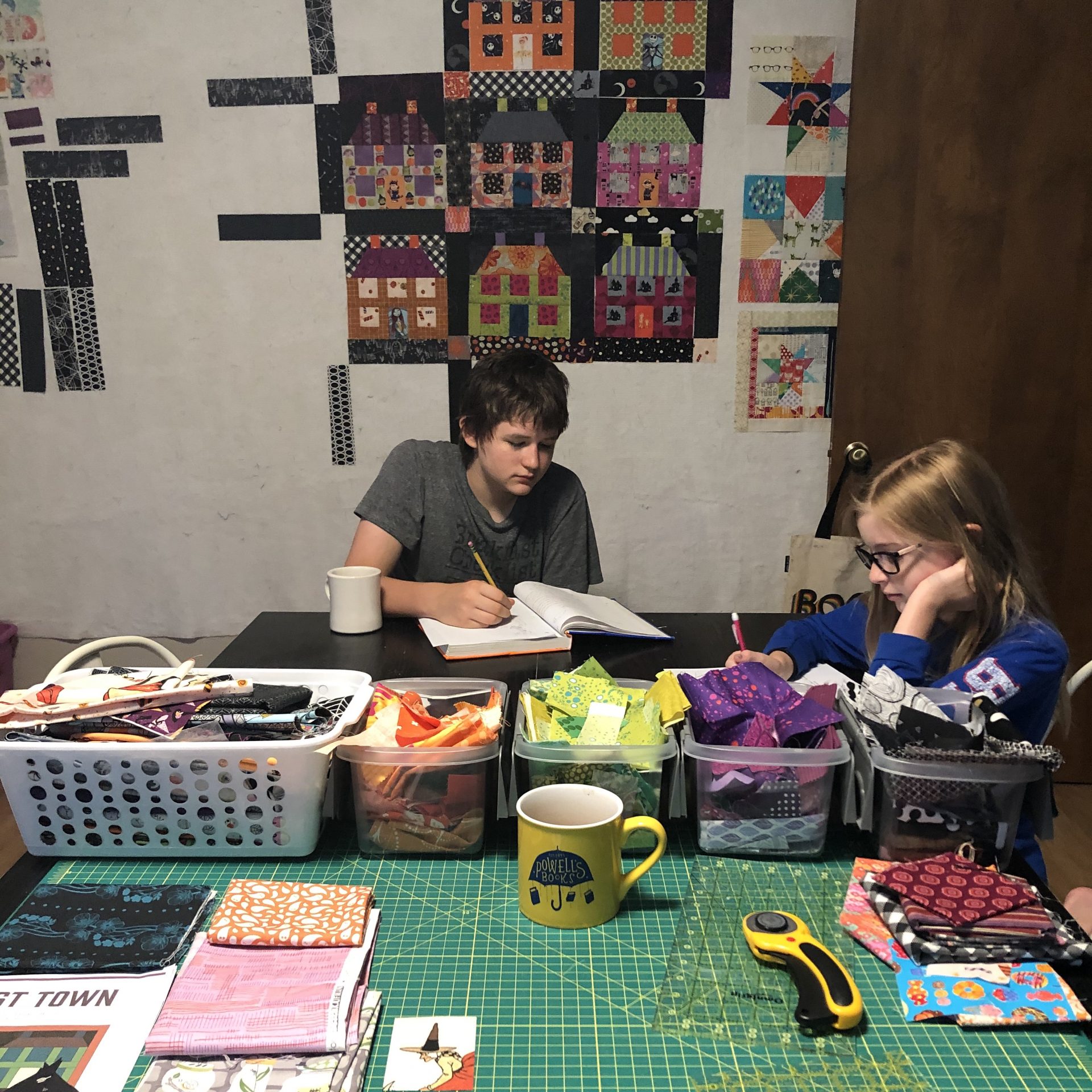 ghost town quilt.aka: my first and possibly only halloween quilt ...