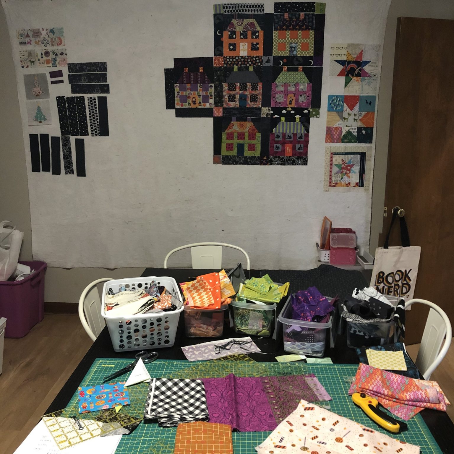 ghost town quilt.aka: my first and possibly only halloween quilt ...